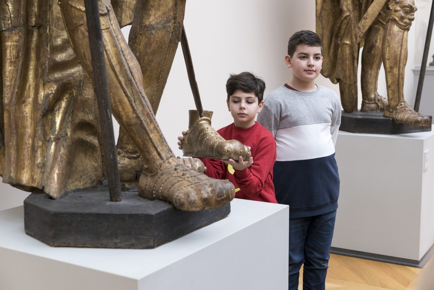 Talking Feet – Listening to Sculptures | Mathilde ter Heijne